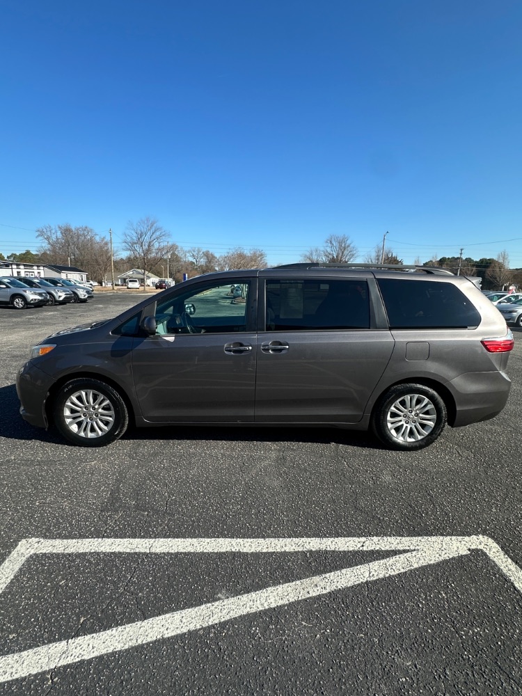 2015 Toyota Sienna XLE Premium - AutoMax